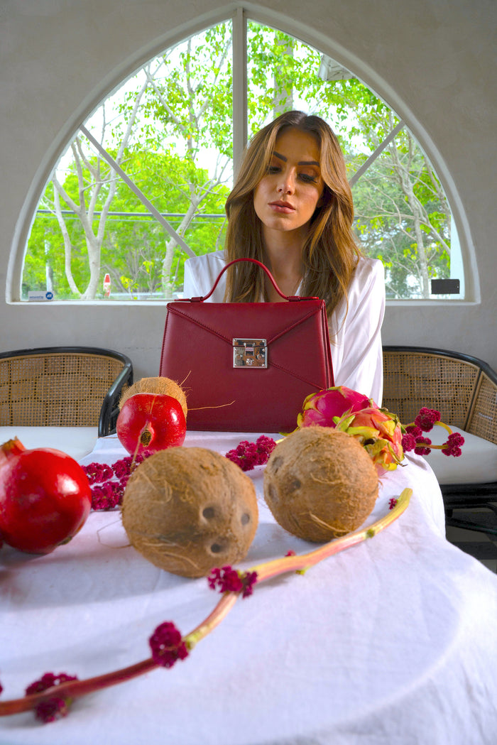 ALEXA 1974 White – LINNETTE